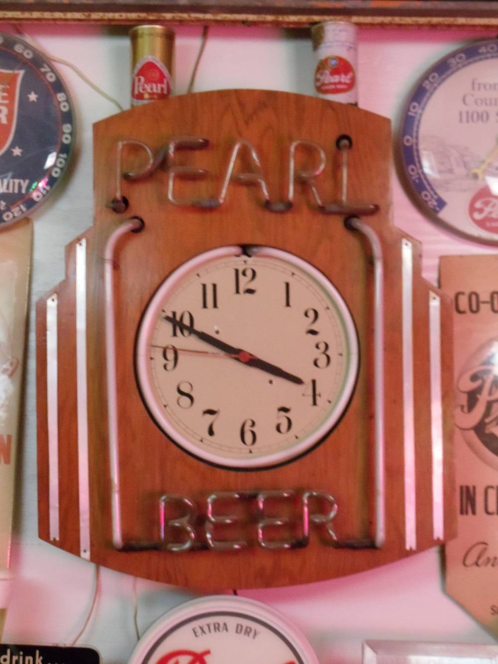 Pearl Beer Clock History - Texas Vintage Shop Directory